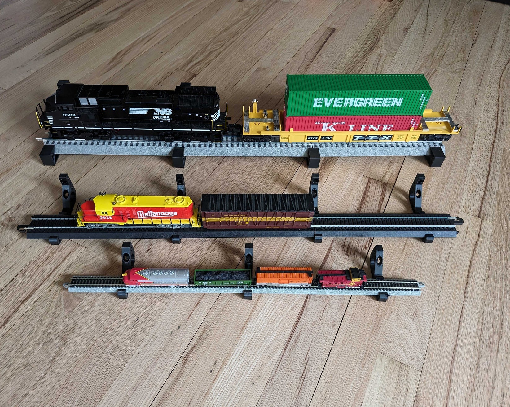 Train Track Wall Mount Room Kit – Rebar Labs